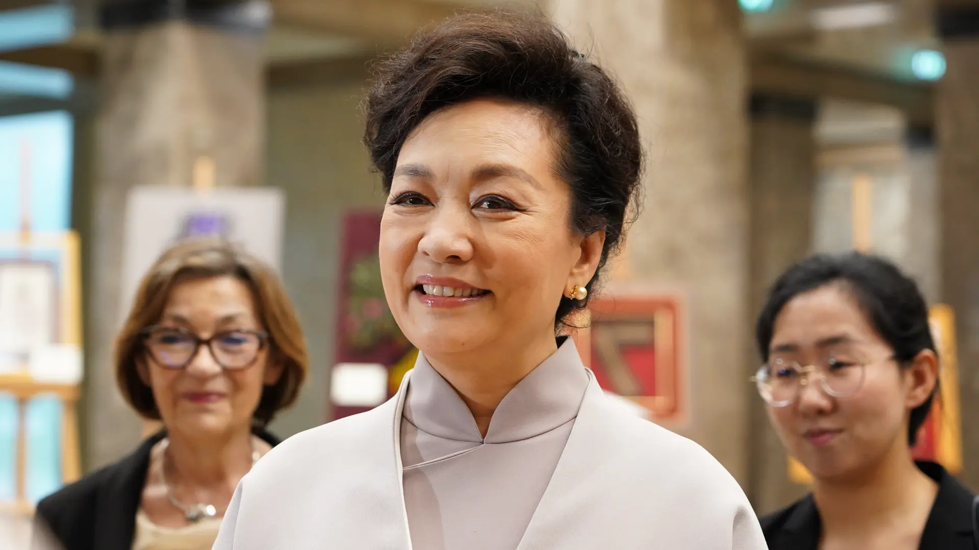 Kada je upoznala Si Đinpinga bila poznatija od njega: Ko je prva dama Kine - Peng Lijuan?